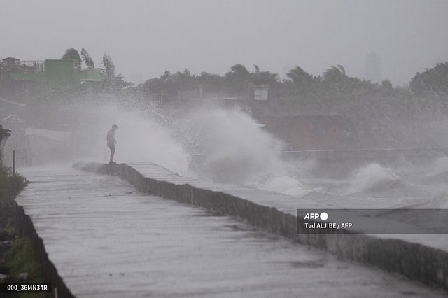 Philippines Hit by Super Typhoon Man-yi: Over 1.2 Million Evacuate as ...