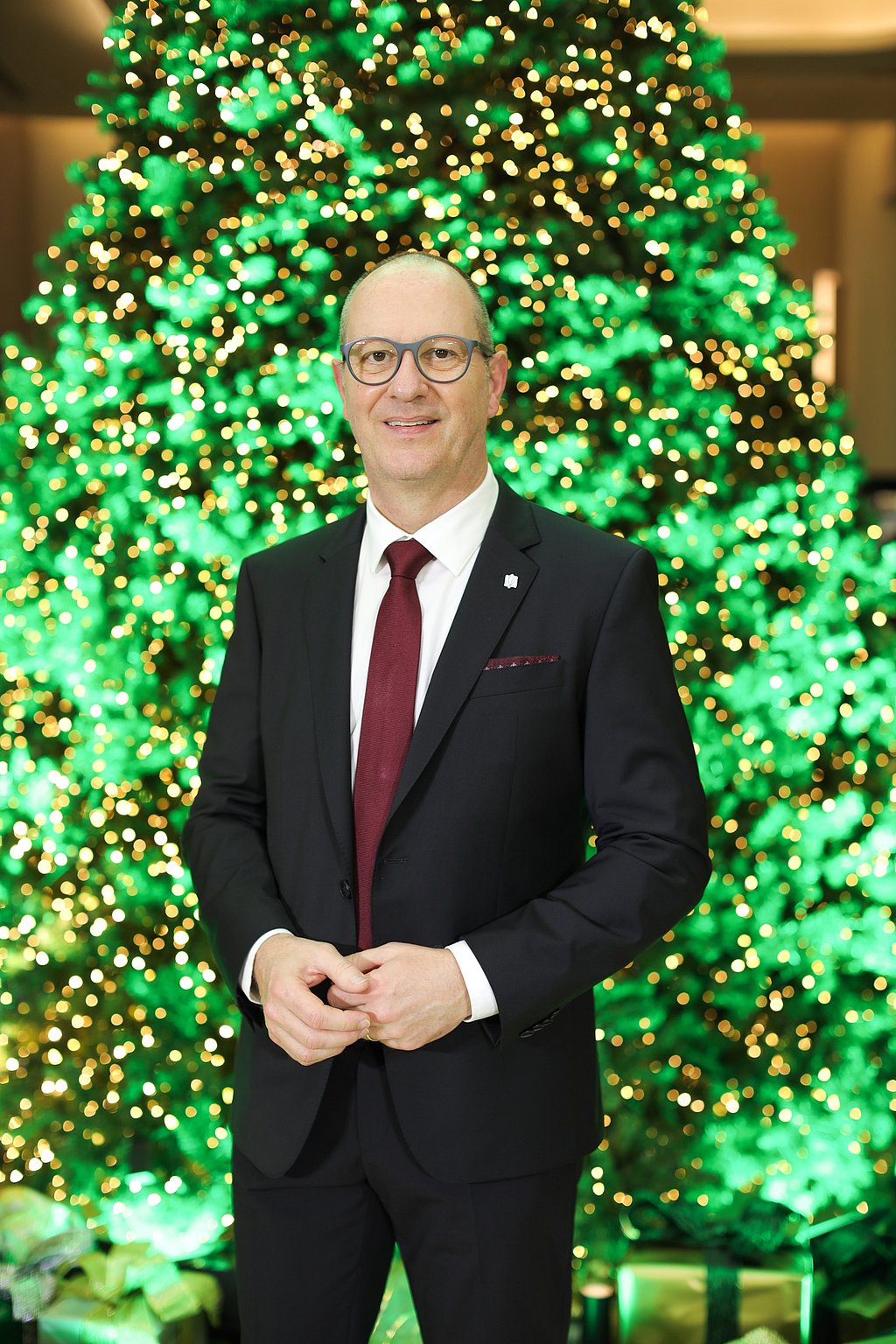 Lanson Place Mall of Asia holds inaugural Christmas tree lighting