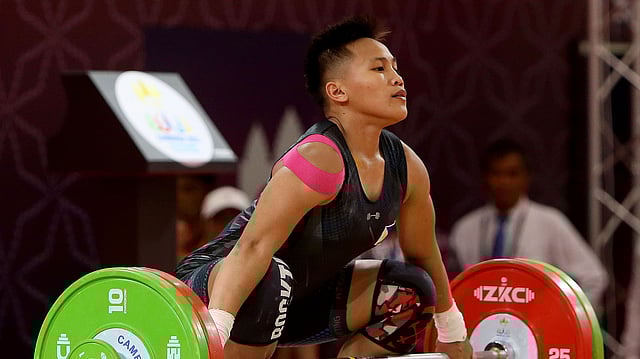 Ando leads six-man weightlifting squad