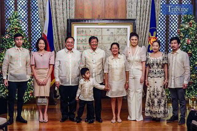 President Marcos receives the Murillo Velarde 1734 Map