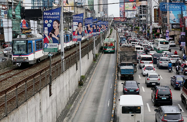 Christmas season traffic along EDSA