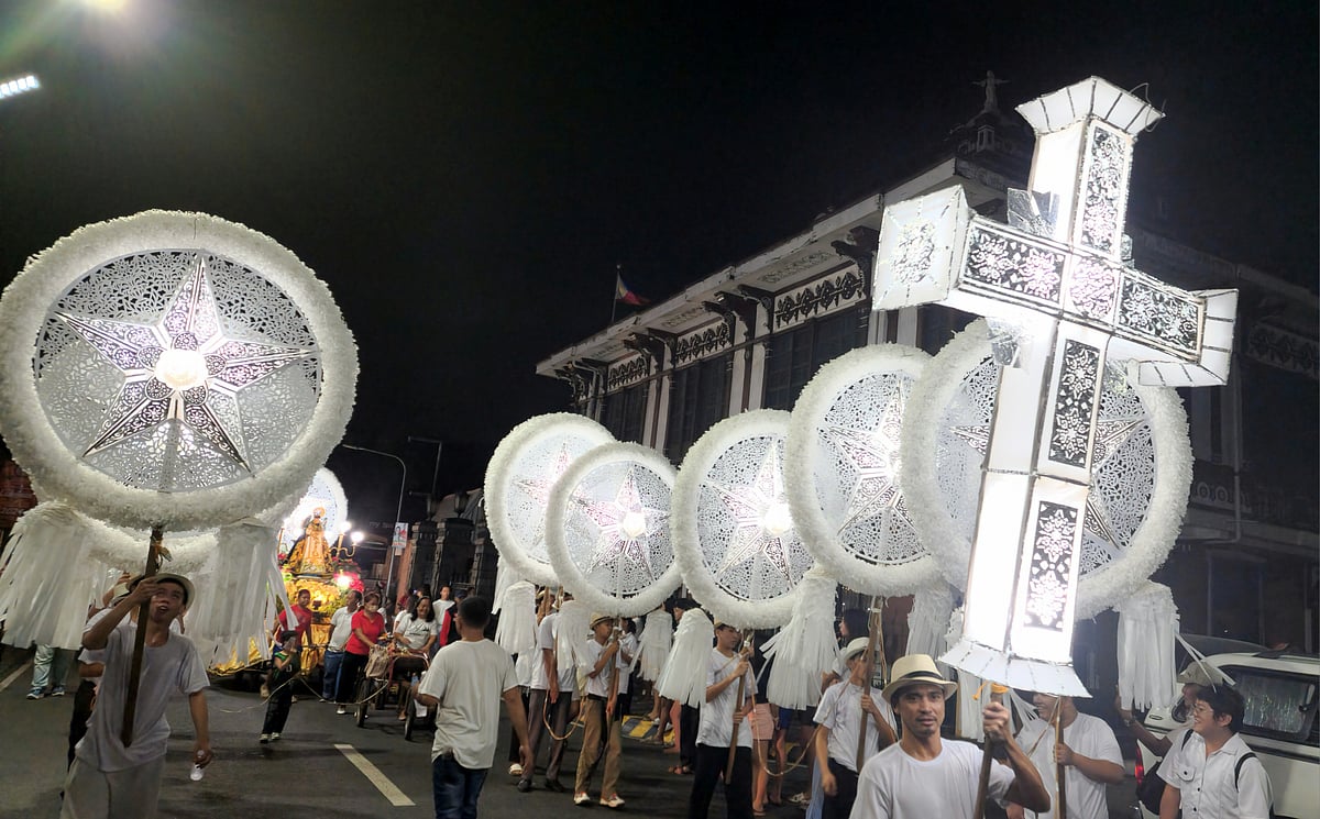 Angeles City Shines with Christmas Lanterns and 'Lubenas' Festivities