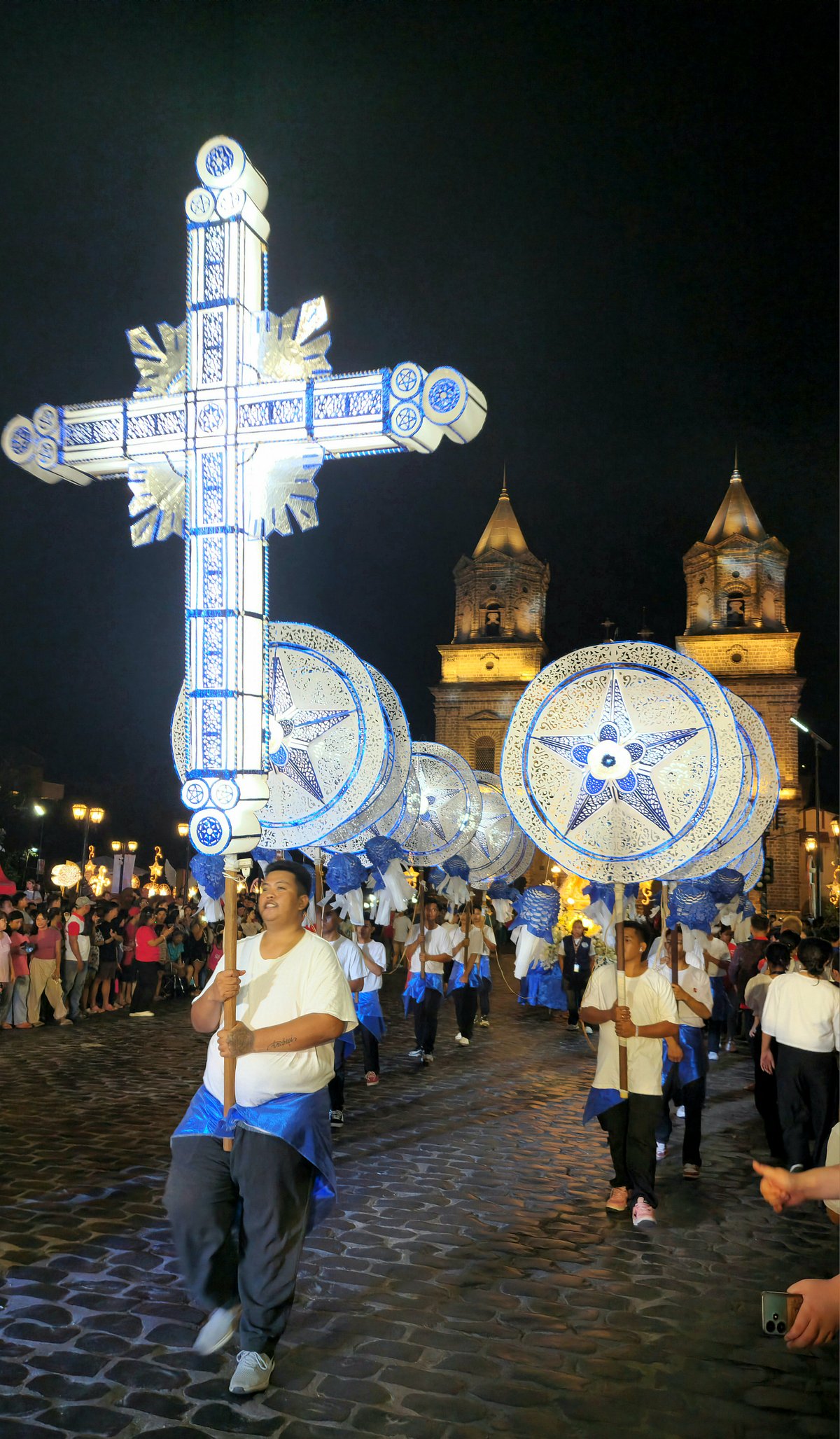 Angeles City Shines with Christmas Lanterns and 'Lubenas' Festivities