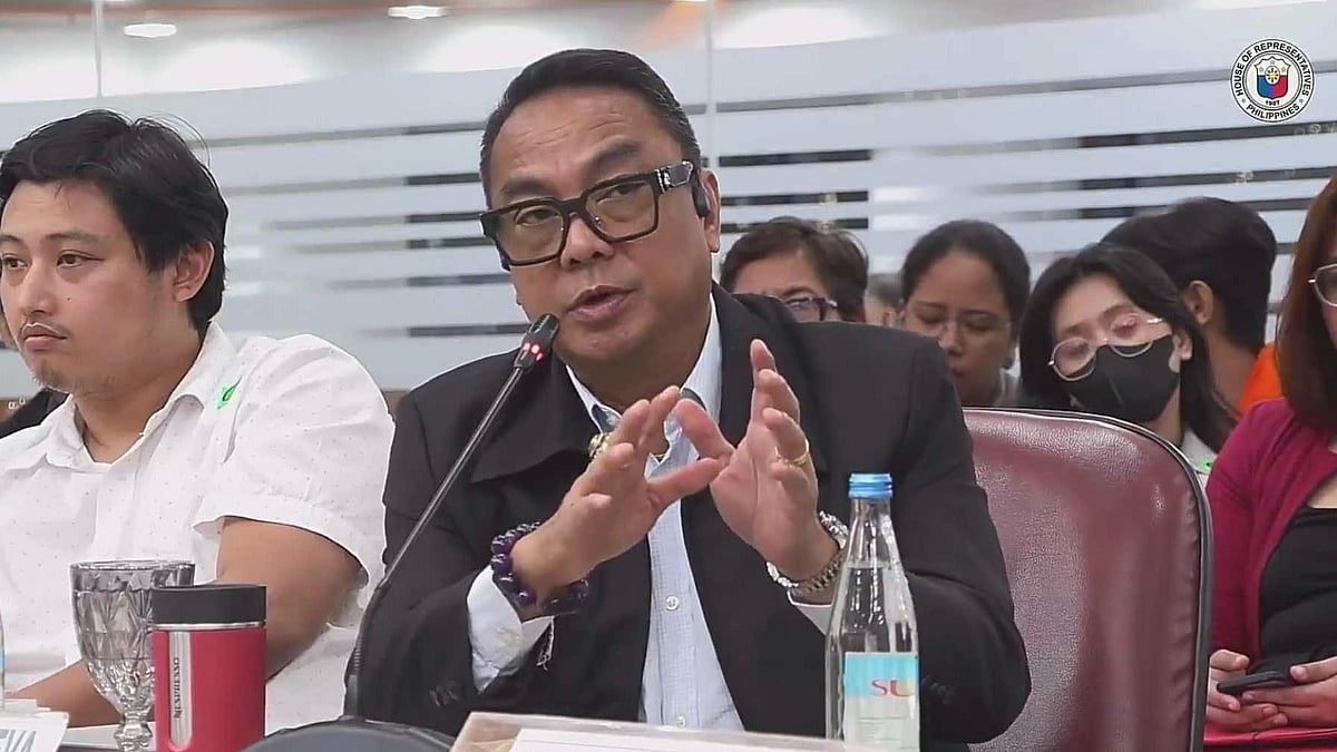 Ex-PDEA chief begins detention at House