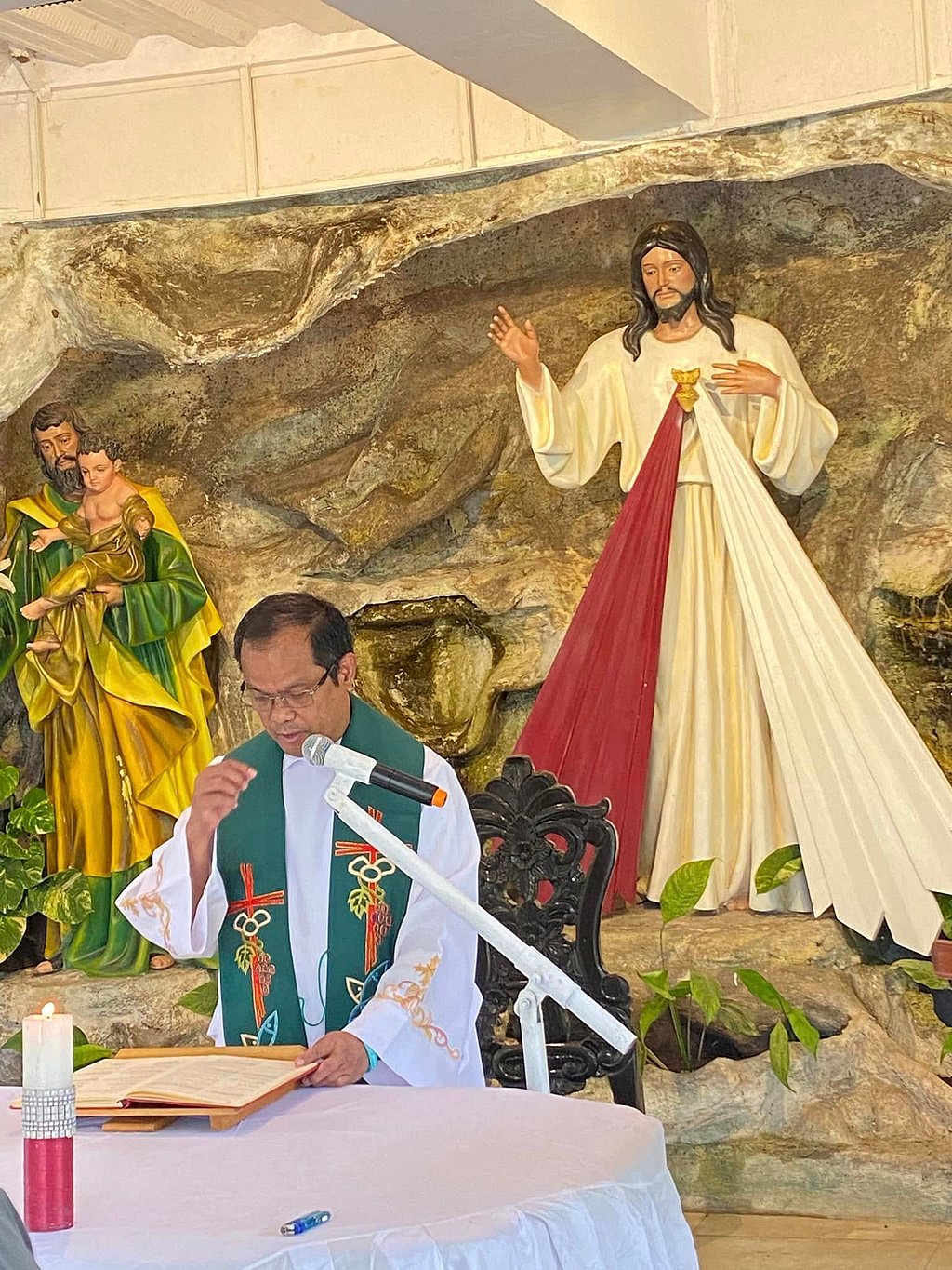 Filipino Priest Among Miraculous Survivors of Delta Plane Crash in Toronto
