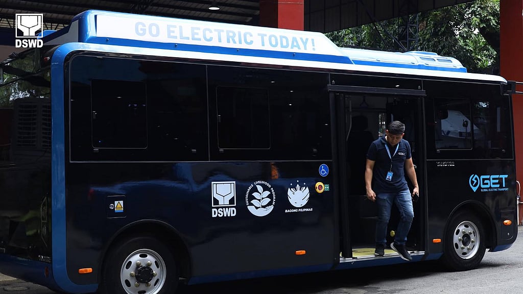 DSWD turns over EVs to PWD groups