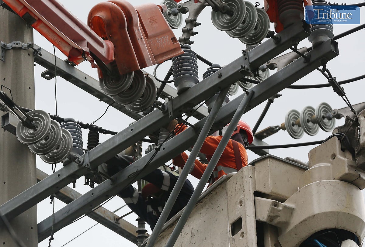 Meralco linemen on the job