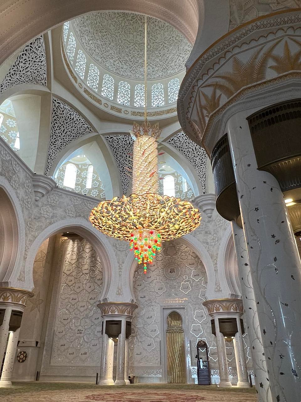 The Awe-Inspiring Sheikh Zayed Grand Mosque: A Majestic Symbol of Unity ...