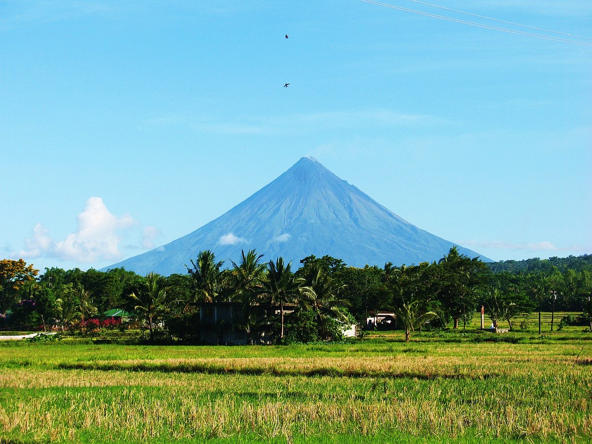 Lights off and UNESCO World Heritage nomination on for Mount Mayon