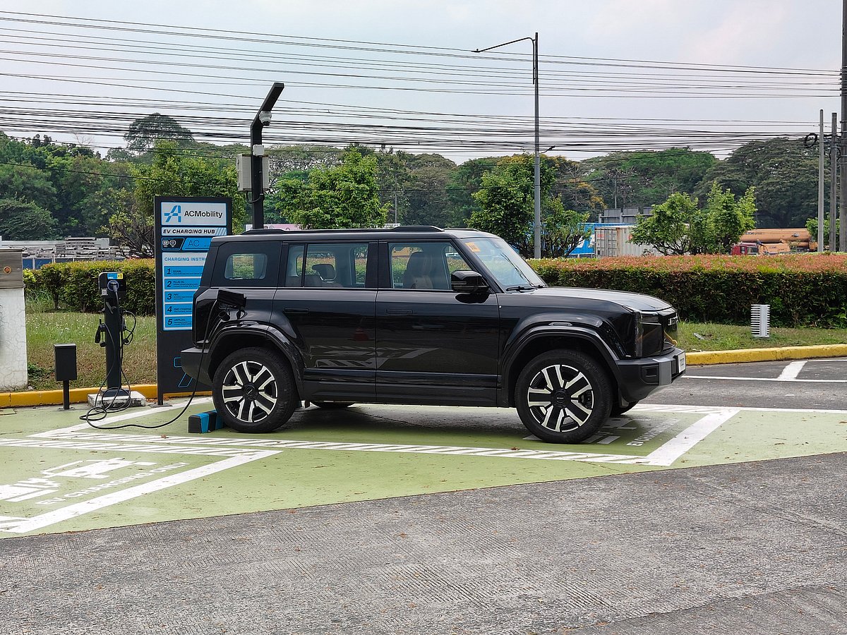 Mighty Ride with the Jaecoo EJ6: A Versatile SUV Experience