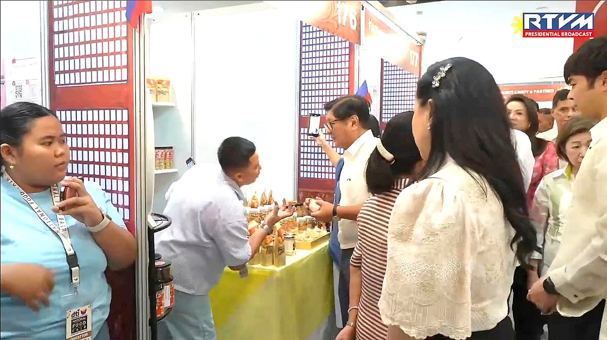 Marcos Celebrates Filipino Cuisine at National Food Fair