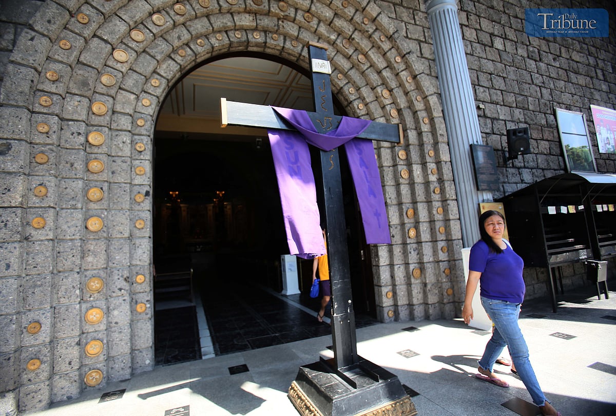 Giant cross displayed at St. Peter Parish: Shrine of Leaders