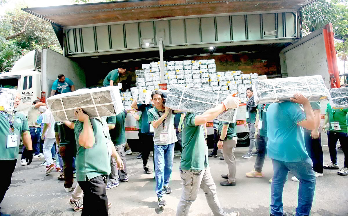 Comelec begins MM ballot rollout