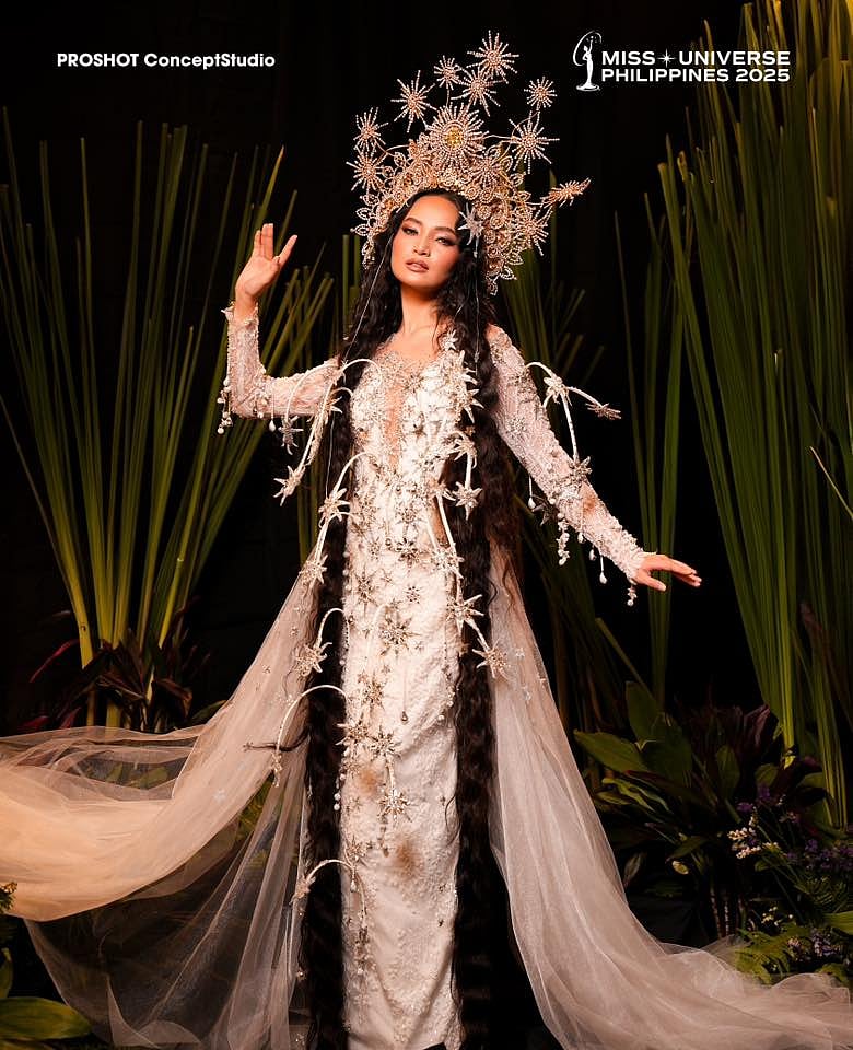 Puksaan: The battle of the best National Costume designers at the Miss ...