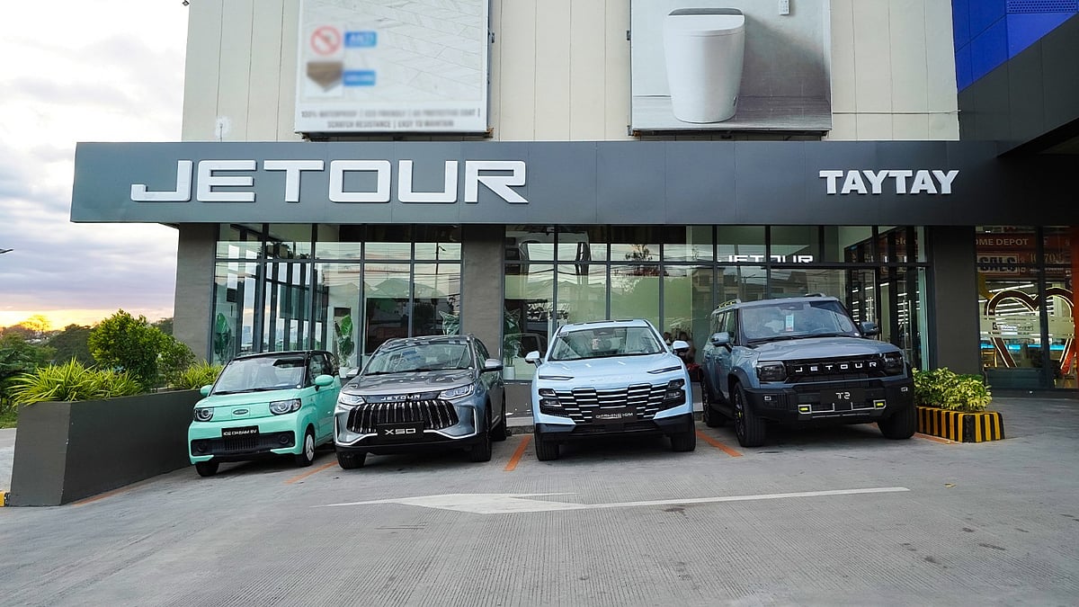 Jetour drives east with Taytay showroom
