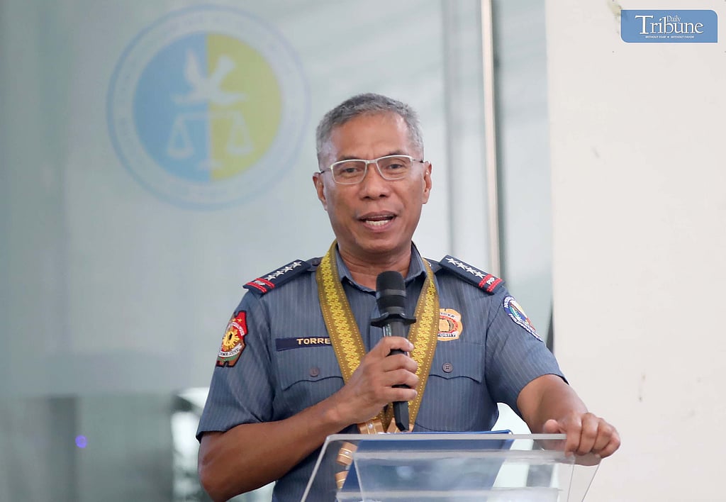 PNP chief makes historic first visit to CHR