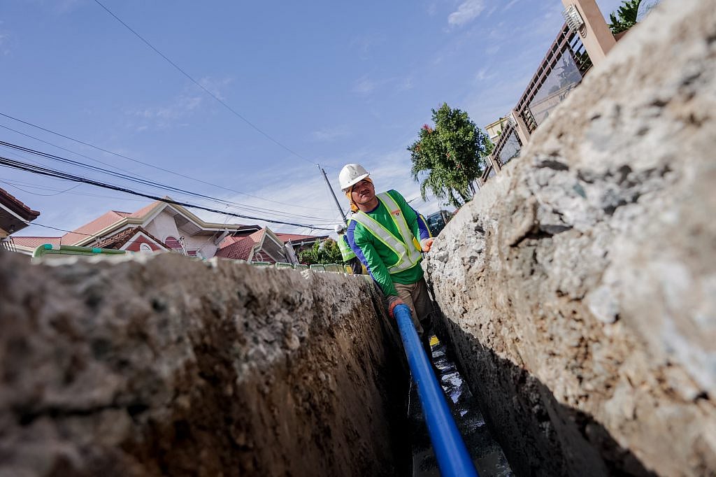 Maynilad replaces old pipelines