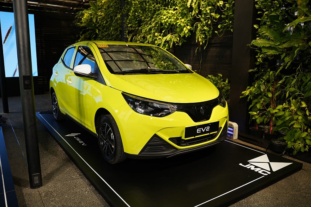 JMC debuts EV2 and EV3