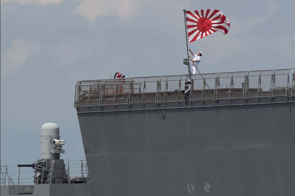 2 Japanese destroyers visit Mla