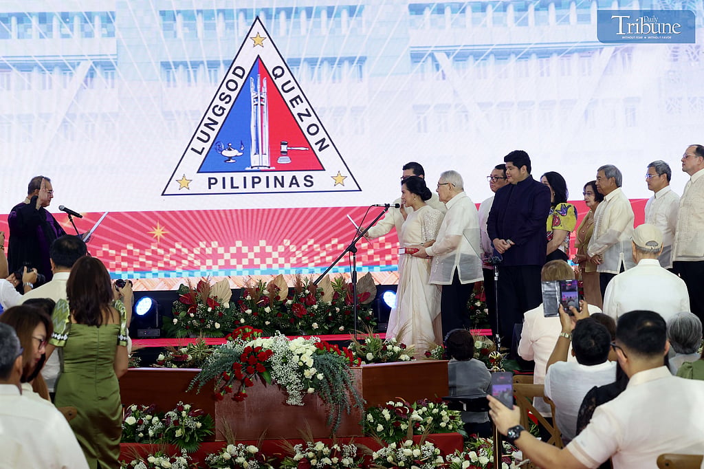 Belmonte takes oath as QC Mayor