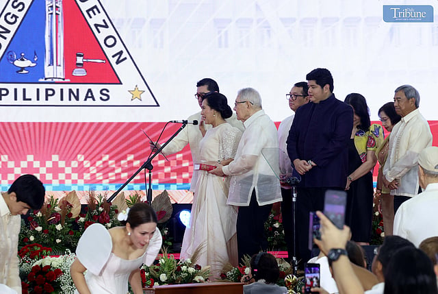 Belmonte takes oath as QC Mayor