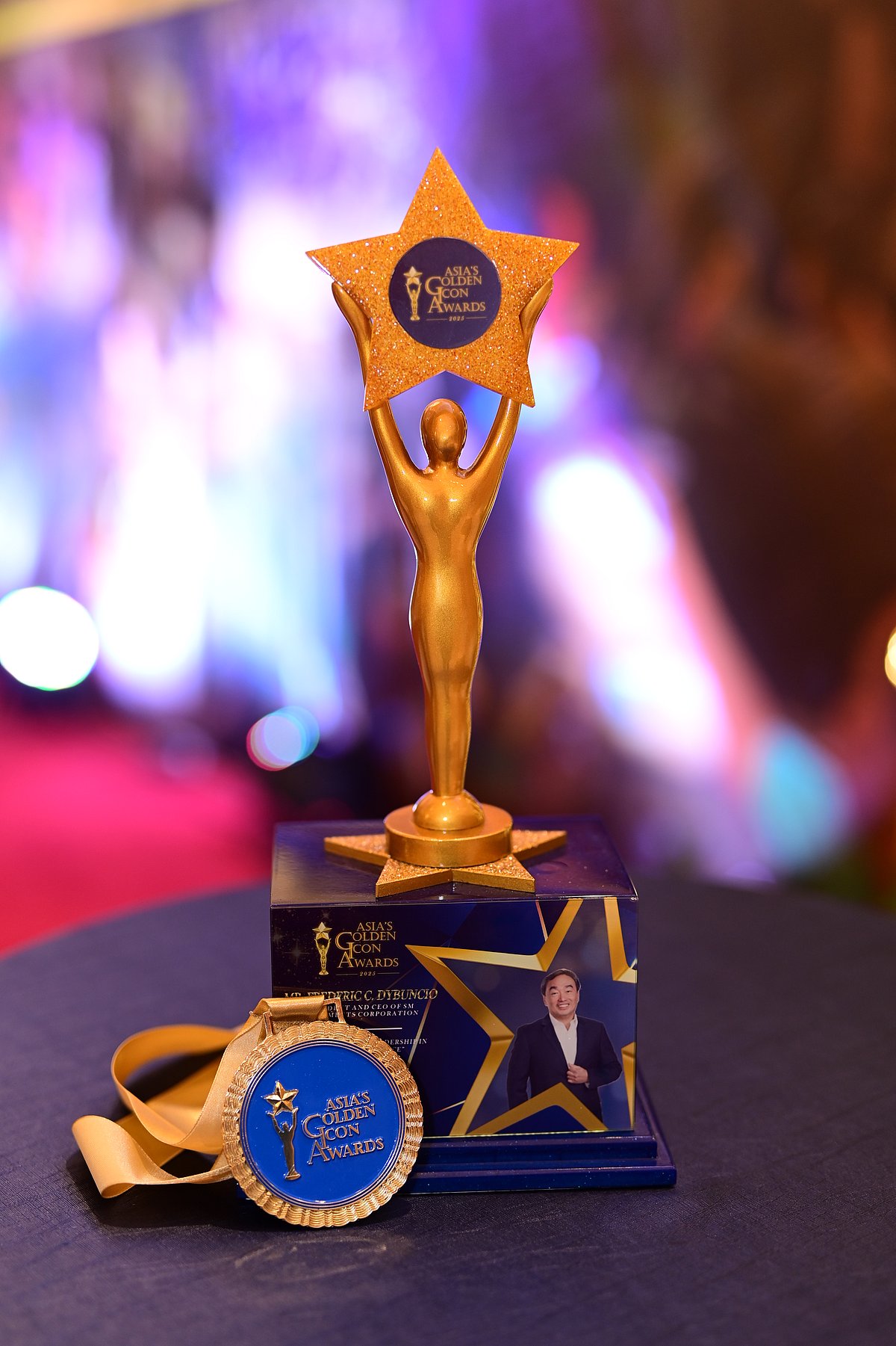 SMIC CEO honored for financial leadership in Asia