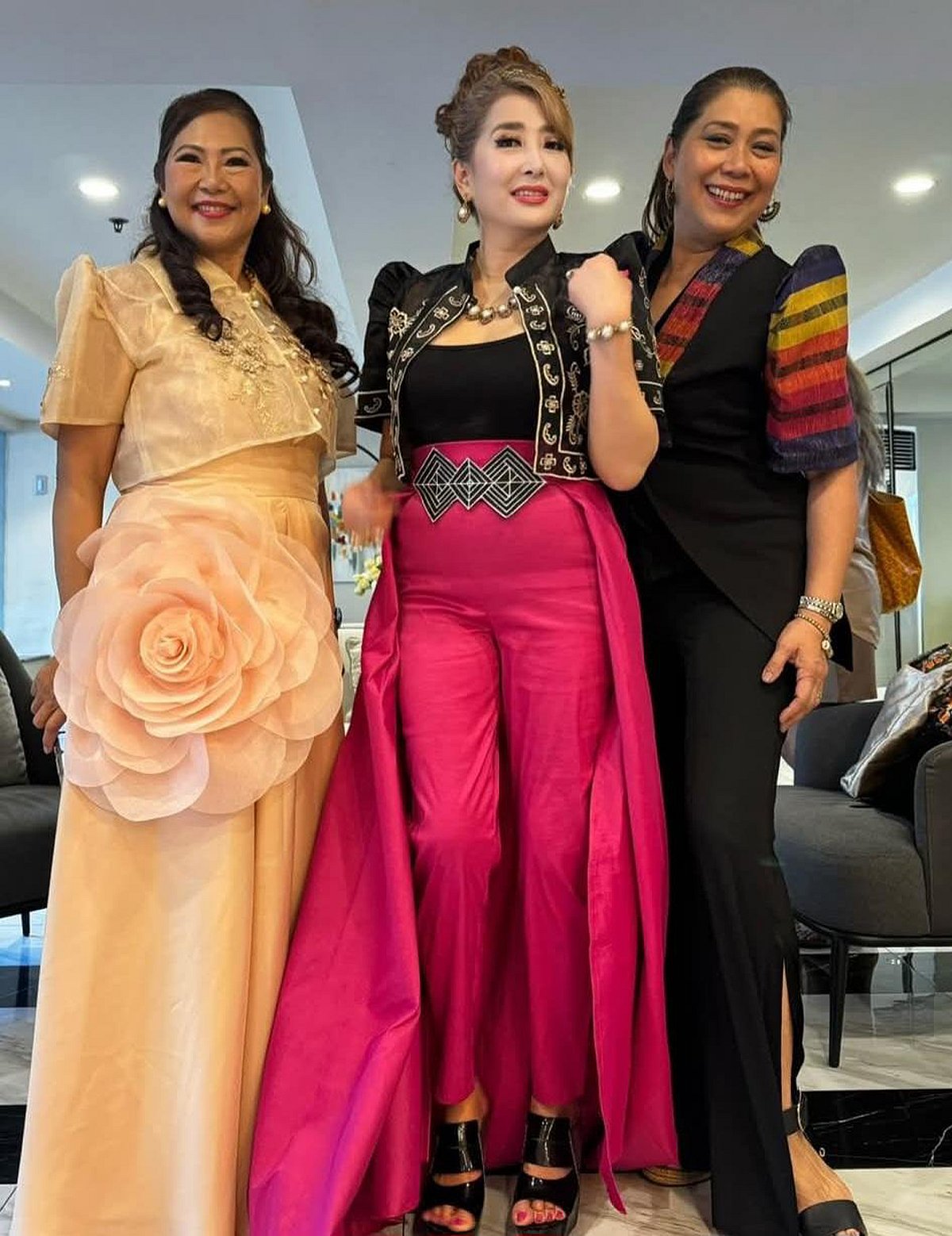 ‘People’s Governor’ takes oath in characteristic simplicity