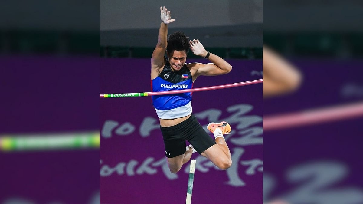 Obiena vows better showing