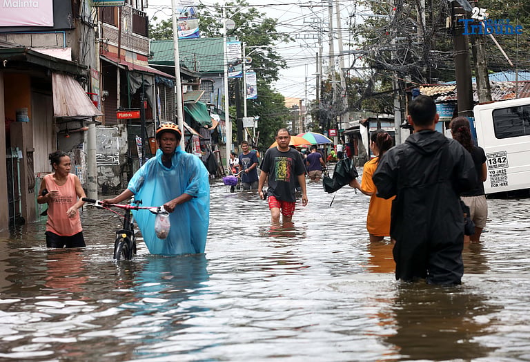 Habagat submerges Valenzuela roads