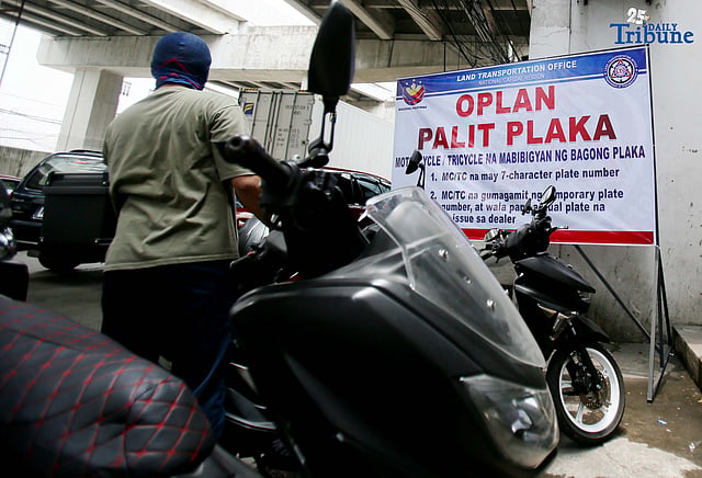 Motorcycle owners get new plates under LTO’s ‘Operation Palit Plaka’