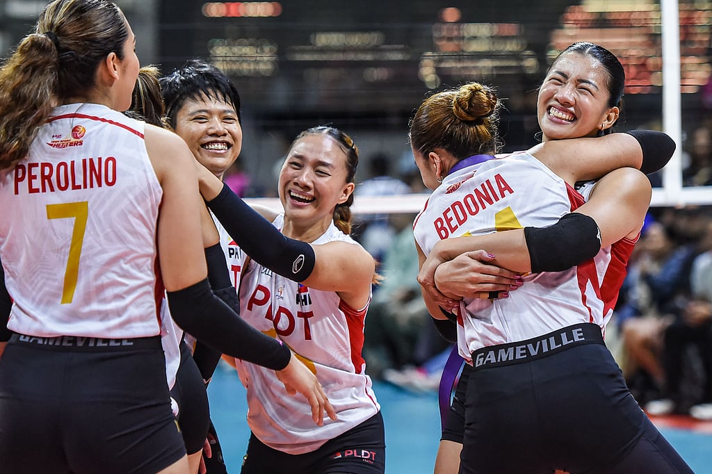 PLDT downs Creamline for breakthrough title appearance