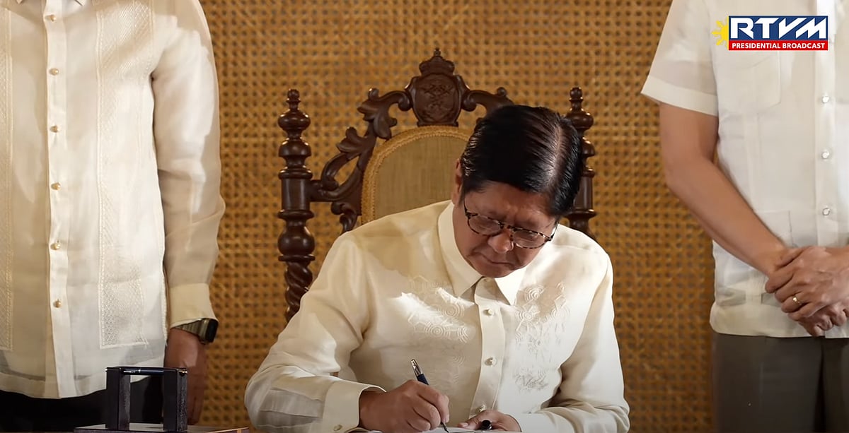 Marcos signs Judiciary Fiscal Autonomy Act
