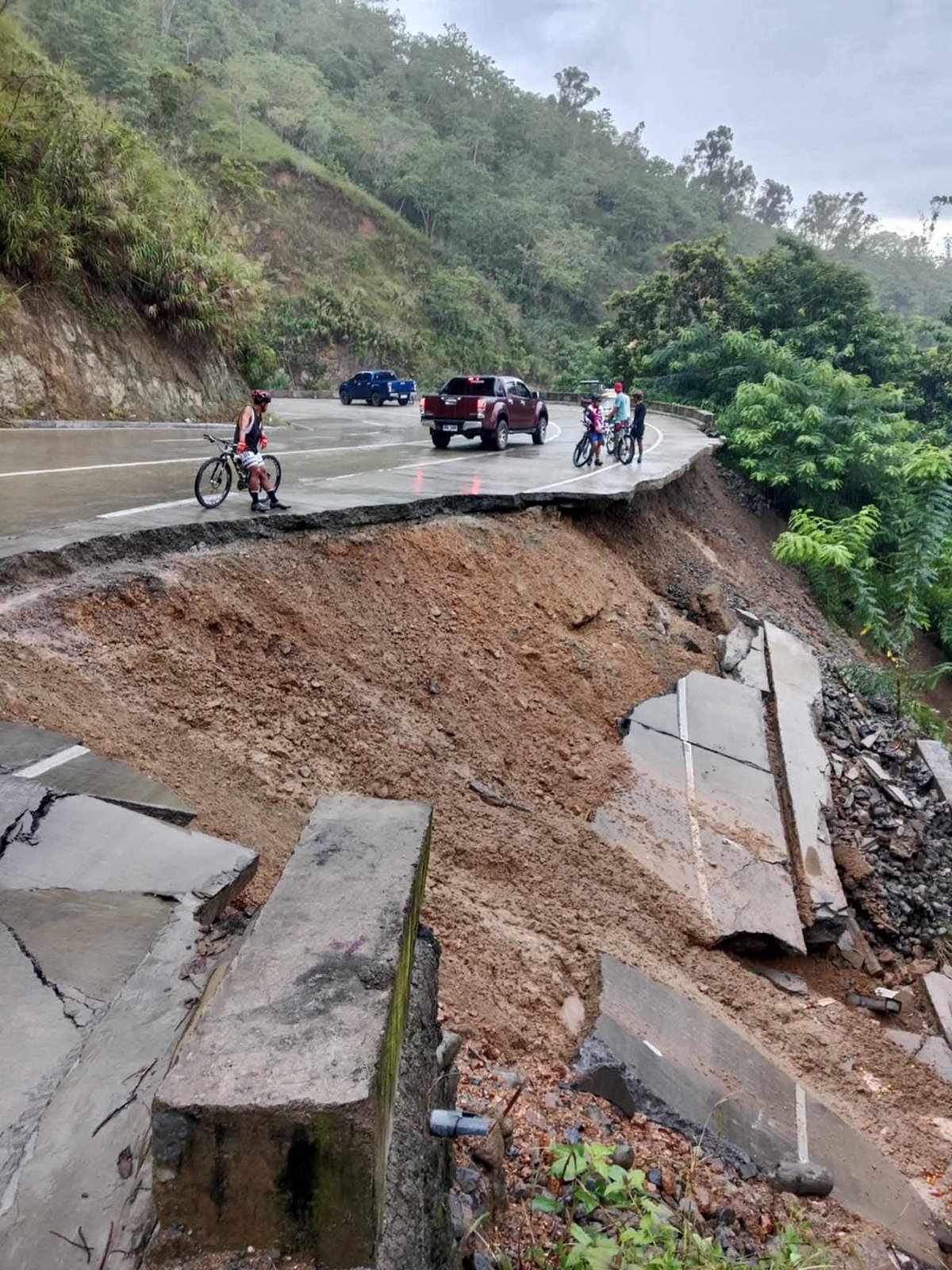 Road collapse, bridge damage, bus crash hit Nueva Vizcaya in 24 hours