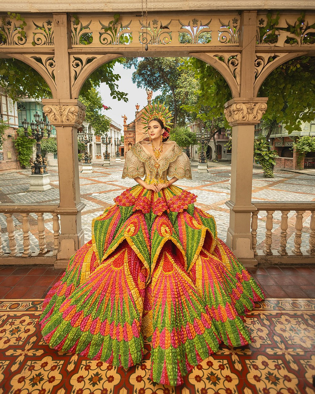 Miss Universe Philippines Ahtisa Manalo shines as festival queen in Mak ...