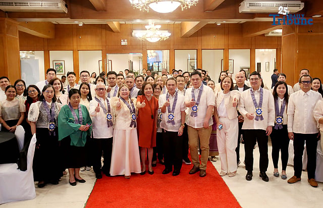 Cynthia Villar honored for visionary leadership at BFAR Gawad Kabalikat