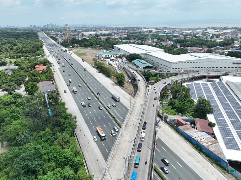 LTO Mobile Command Center deployed for SLEX holiday traffic