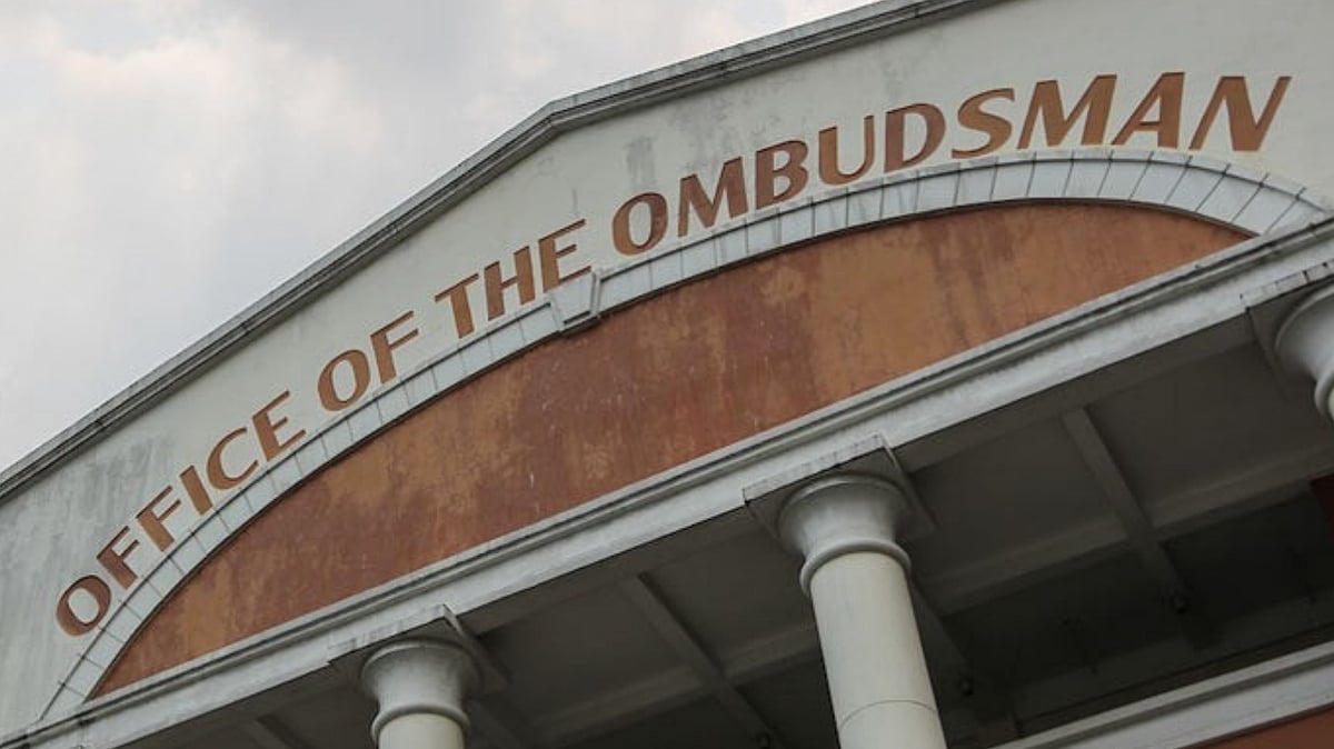 Former Manila execs face graft raps