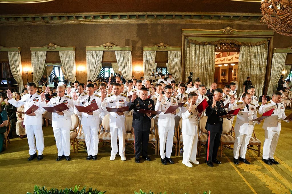 Newly promoted AFP generals, flag officers take oath before Marcos