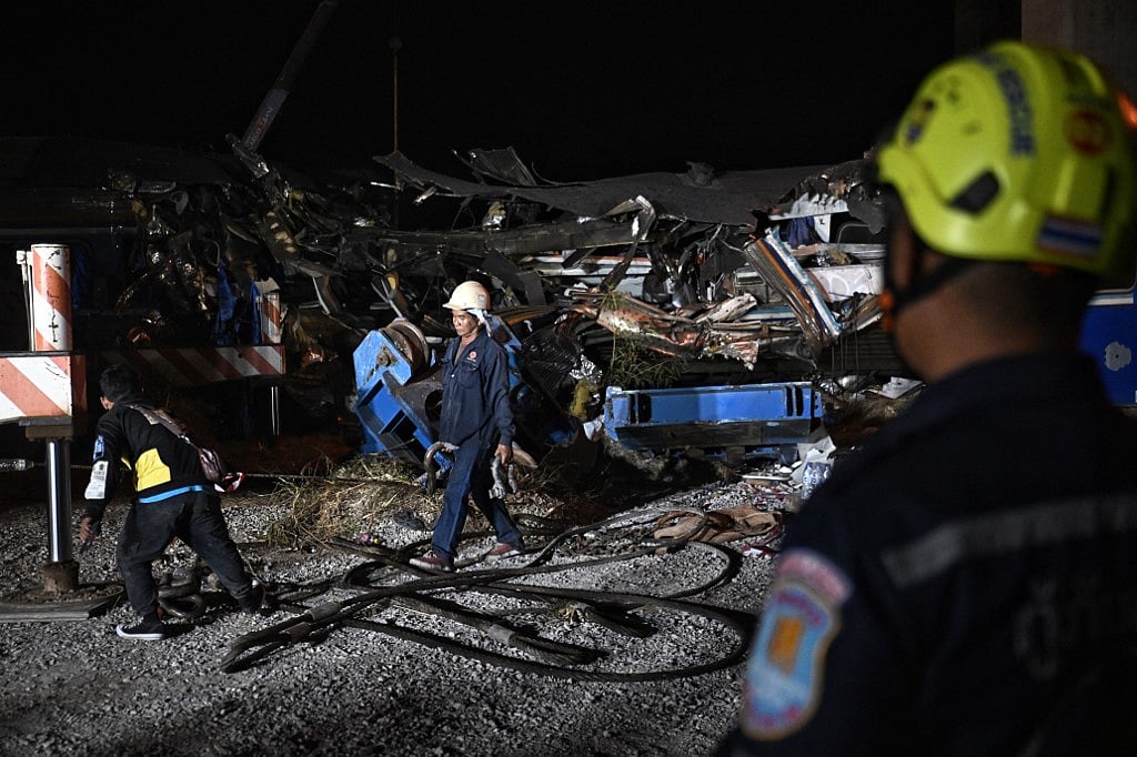 32 killed as crane collapses onto passenger train in Thailand