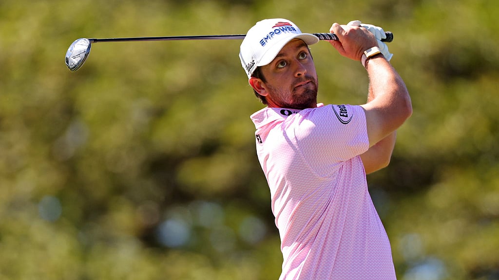 Riley nears Sony Open title