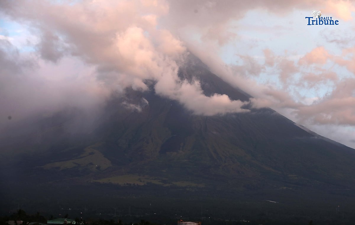 Mayon Volcano logs 7 quakes, remains on Alert Level 3