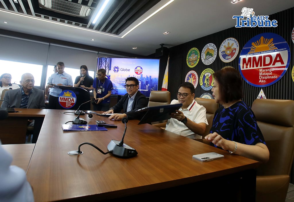 Globe, MMDA sign MOU