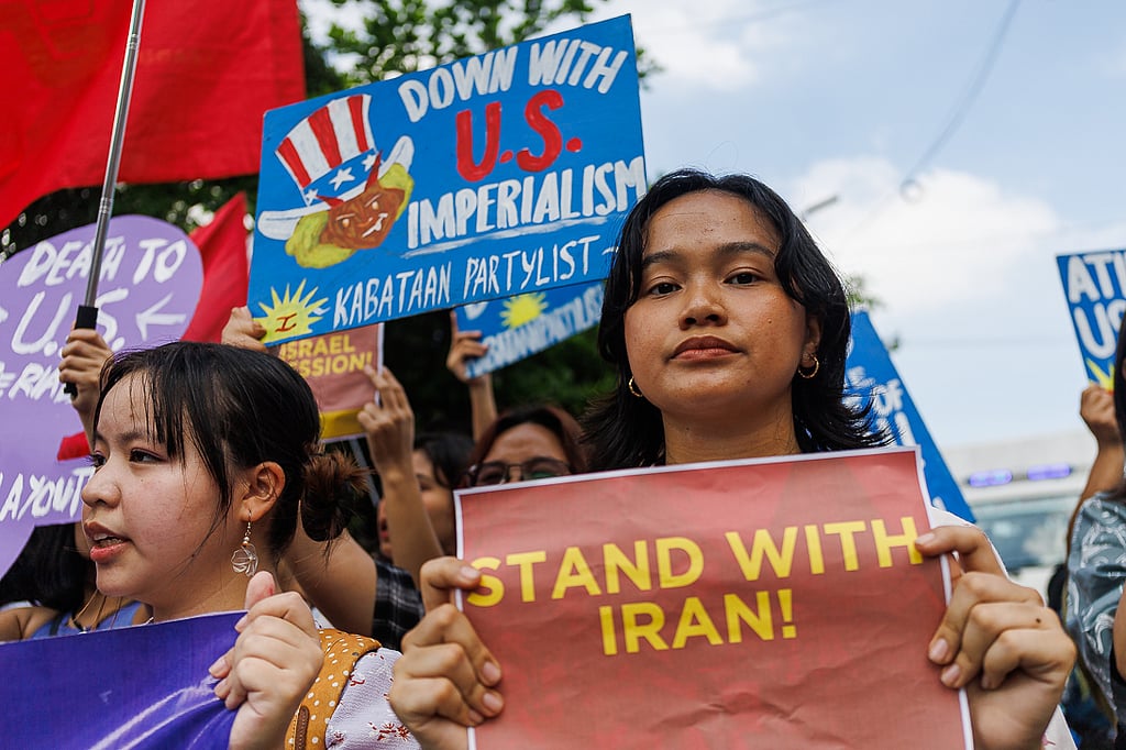 Women activists storm U.S. Embassy against bombing of girls' schools in ...