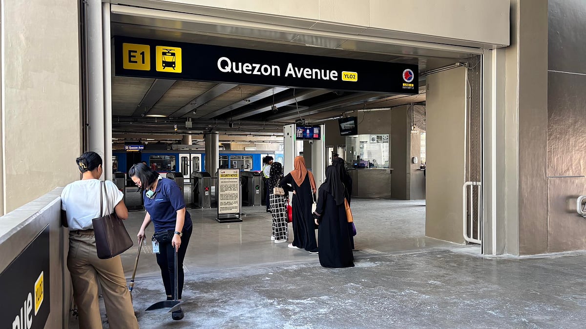 DoTr chief inspects MRT-3 station upgrades