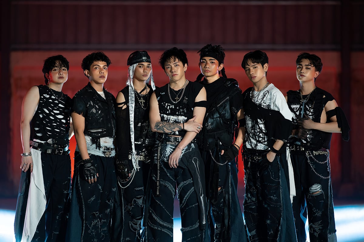 Ayo drops bold pre-debut track