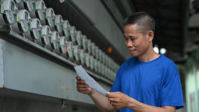 1,300 low-income families get access to electricity