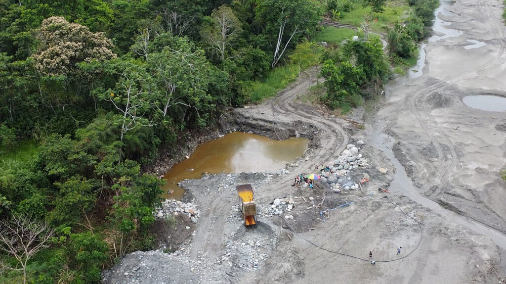 Ecuador clamps down on lucrative illegal gold mines