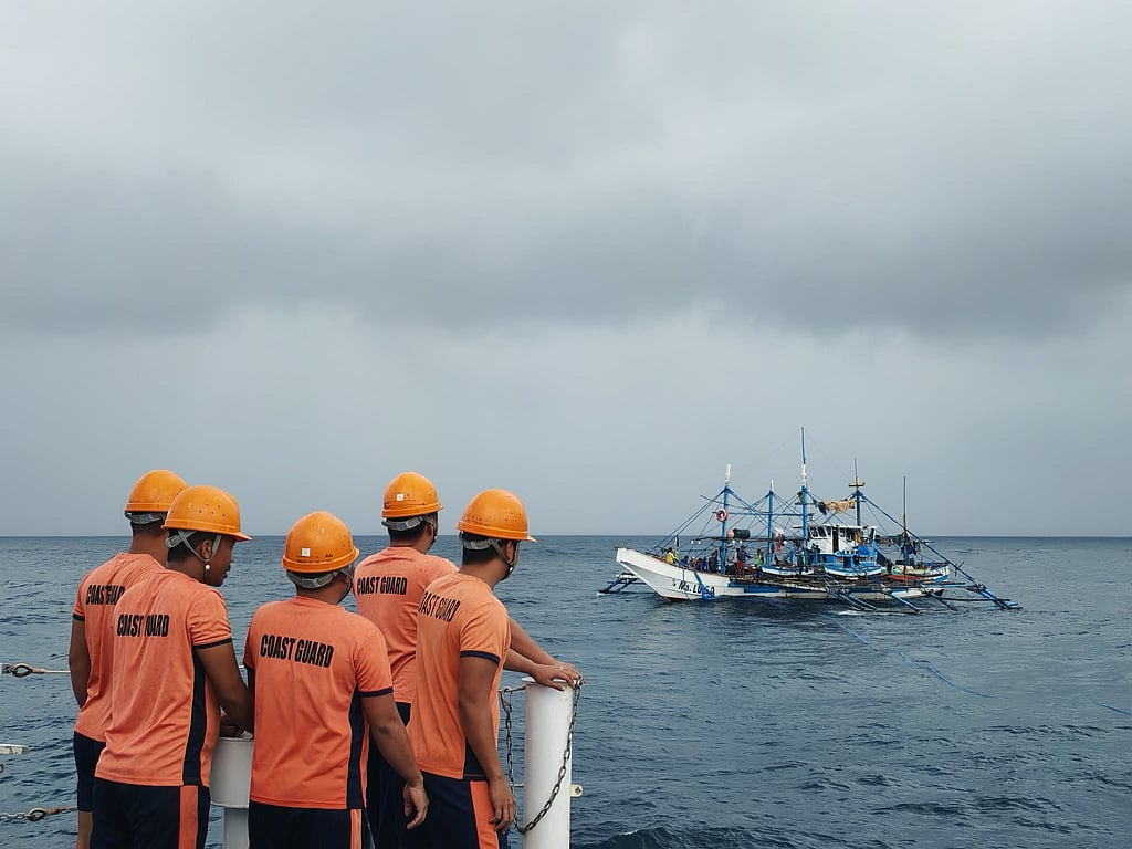 PCG assists distressed fishing boat in Zambales waters