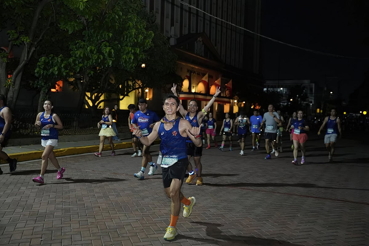 25,000 runners join historic Galaxy Manila Marathon