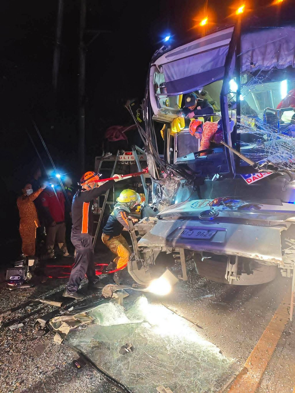 One killed, six hurt in Baguio road crash